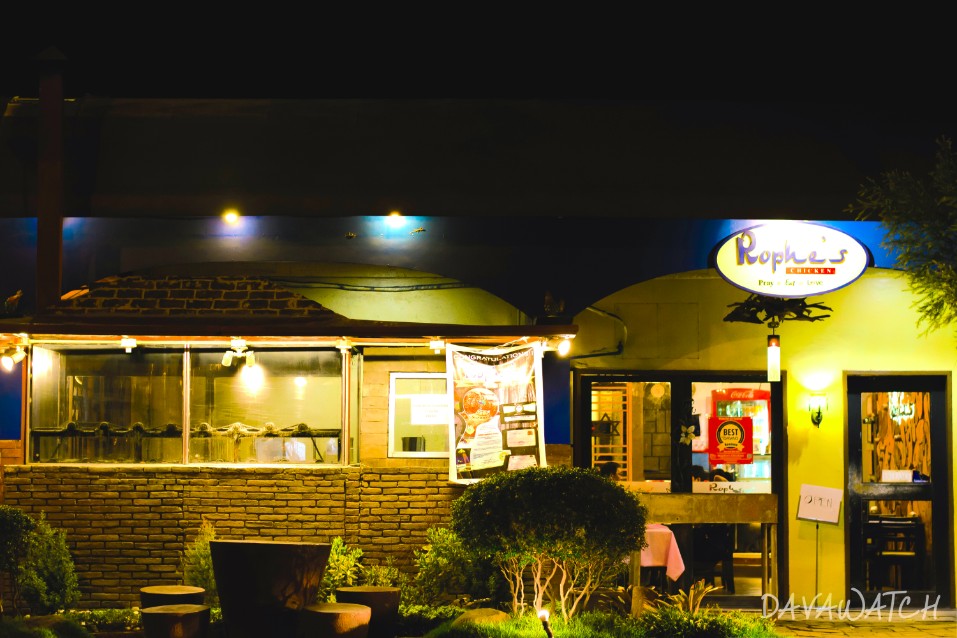 リーズナブルな値段で本格的なローストチキン！- Rophe's Chicken-